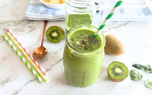 Iron Boosting Smoothie: Easy Healthy Iron Rich Green Smoothie - Thrive ...