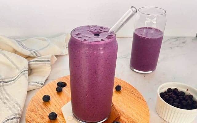 Easy Creamy Blueberry Cottage Cheese Smoothie (High-Protein & Delicious ...